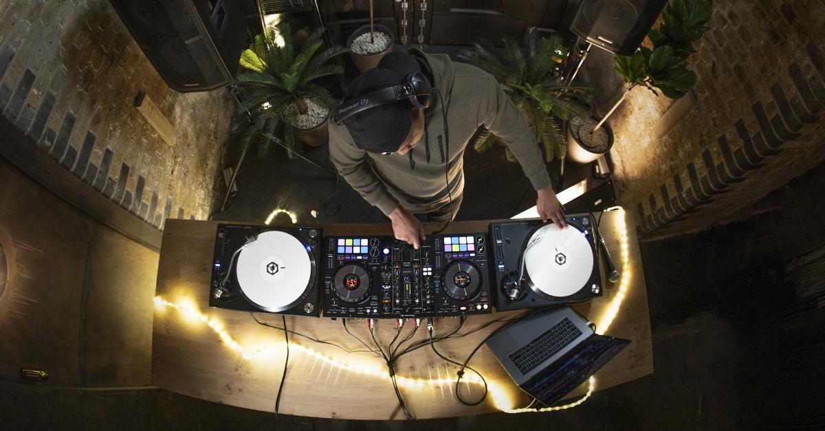 Standard Club Dj Setup